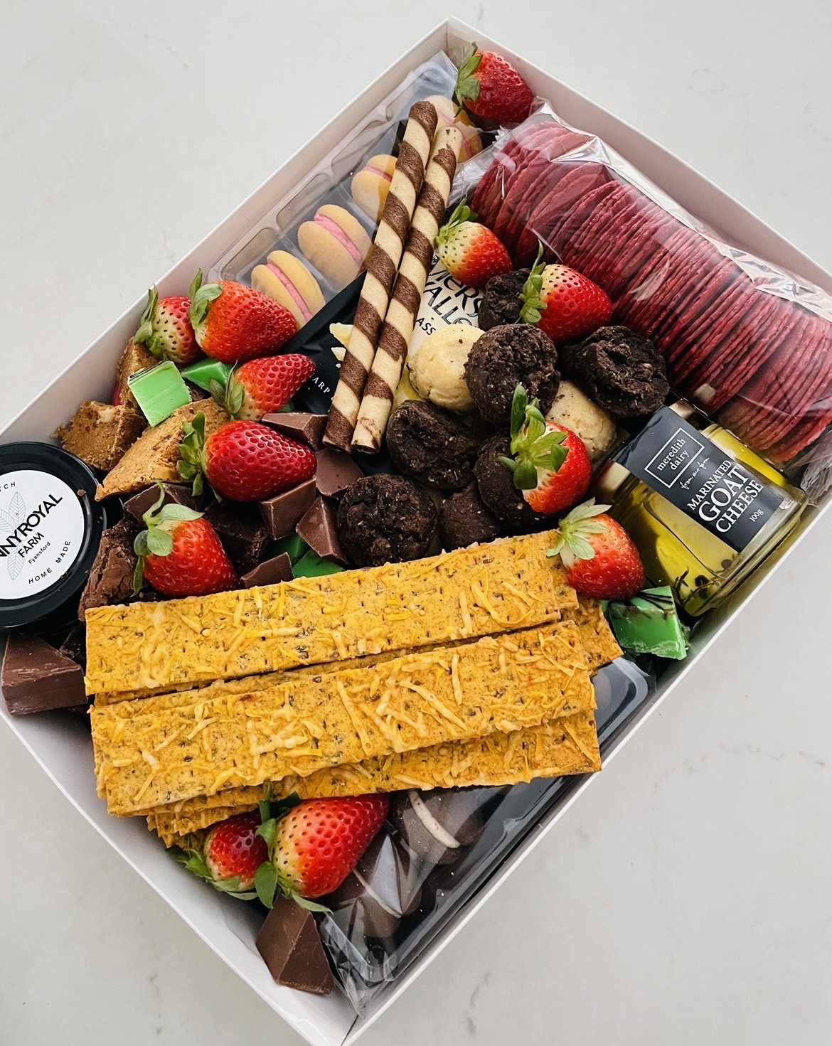 Savory with sweet - Curiosity Hampers - Grazing style hamper